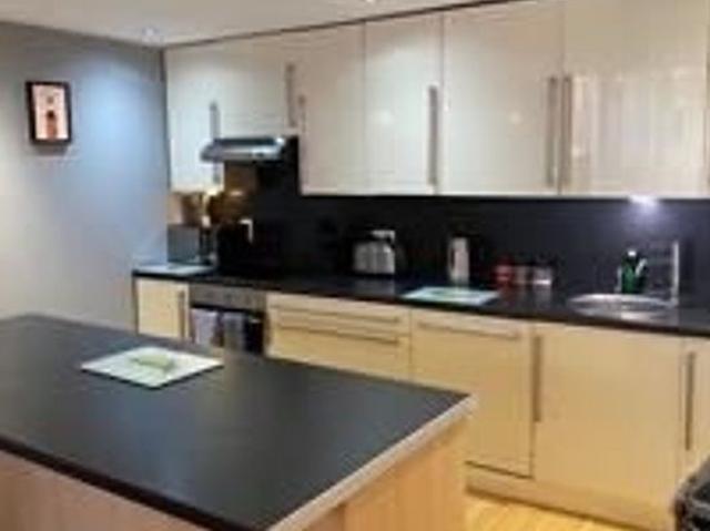 2 bedroom flat in London