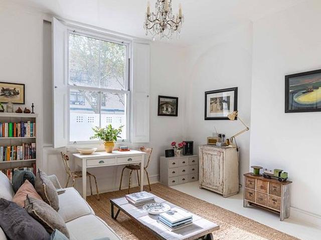 2 bedroom flat in London