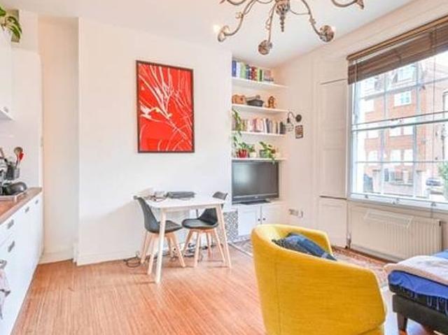 2 bedroom flat in London