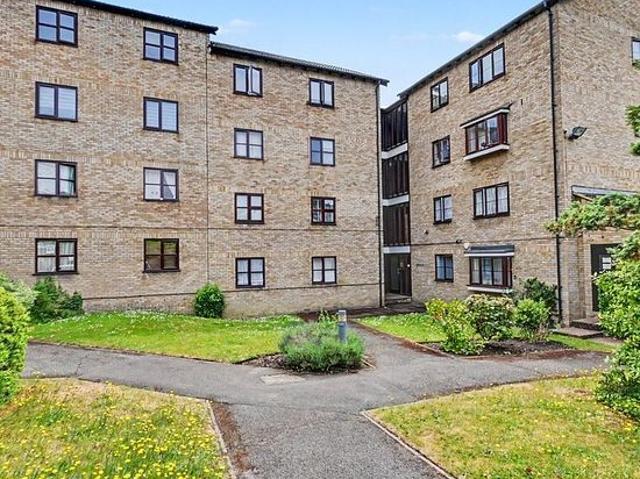 2 bedroom flat in London