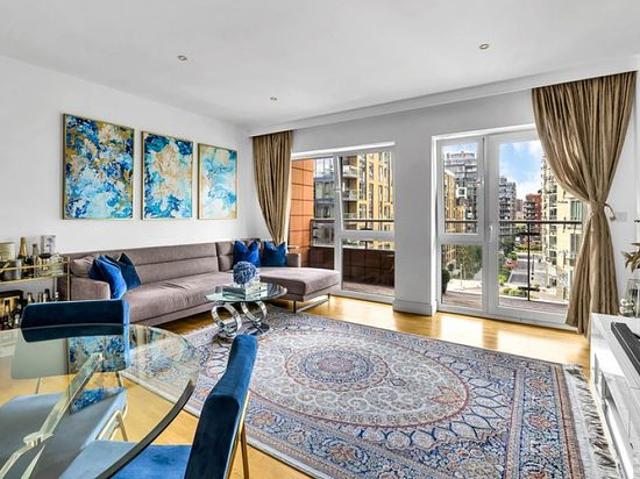 2 bedroom flat in London