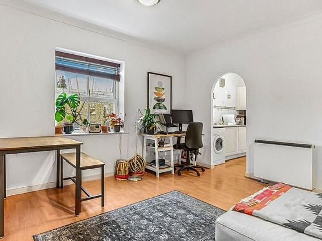 2 bedroom flat in London
