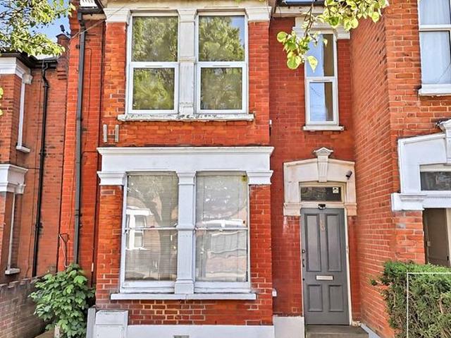 2 bedroom flat in London