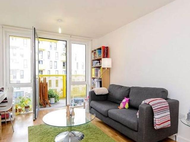 2 bedroom flat in London