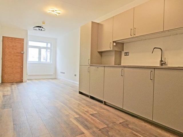 2 bedroom flat in London