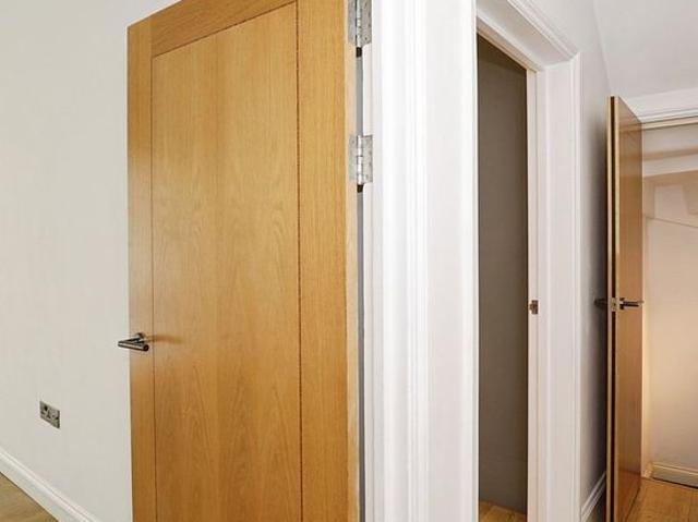 2 bedroom flat in London
