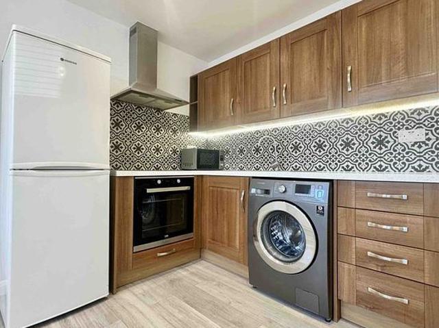 2 bedroom flat in London