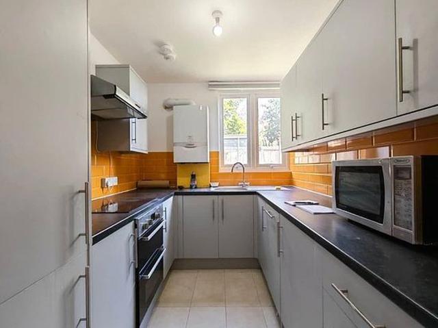 2 bedroom flat in London