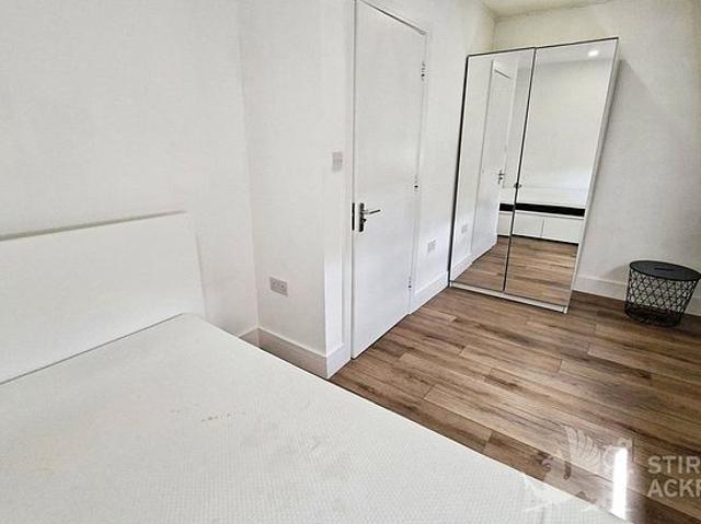 2 bedroom flat in London