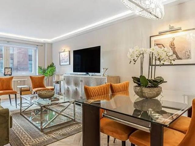 2 bedroom flat in London