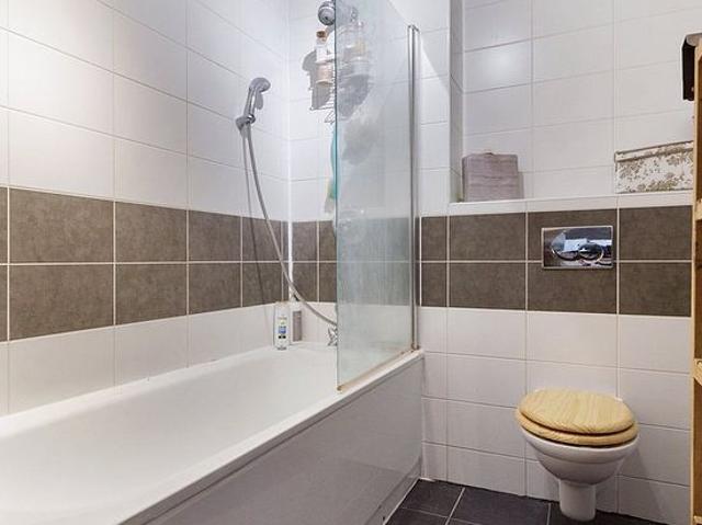 2 bedroom flat in London