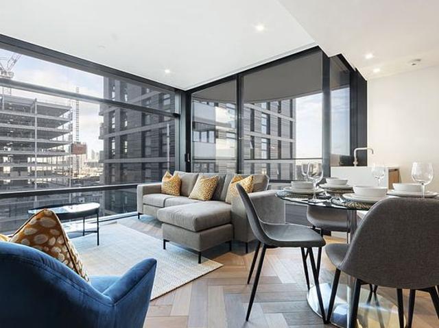 2 bedroom flat in London