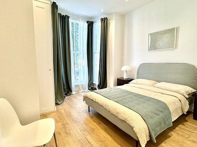 2 bedroom flat in London