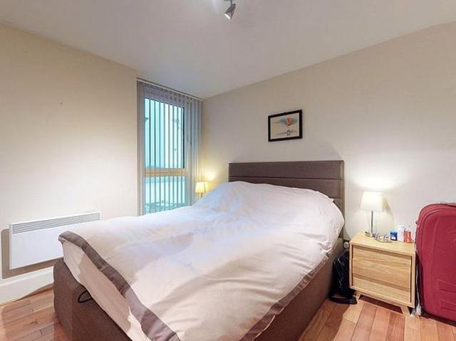 2 bedroom flat in London