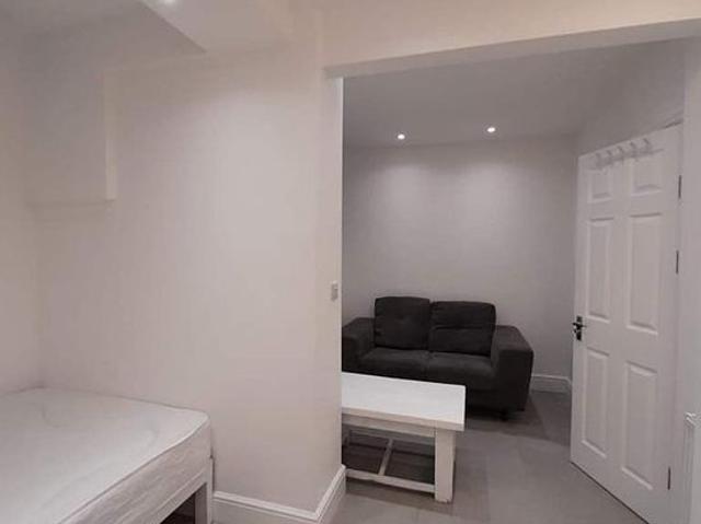 2 bedroom flat in London
