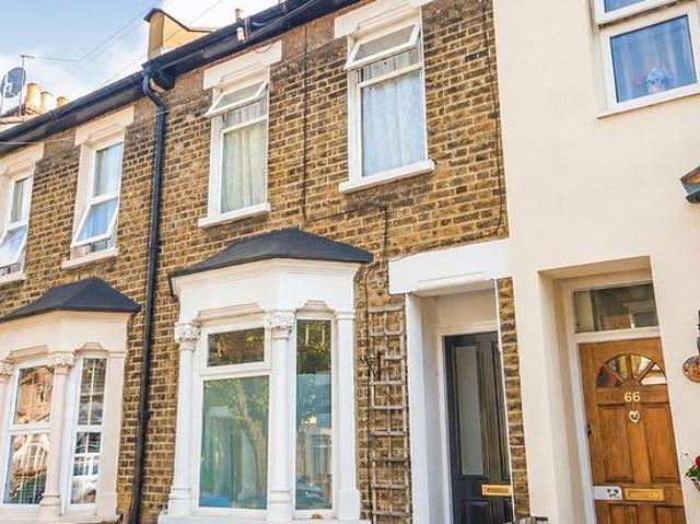 2 bedroom flat in London