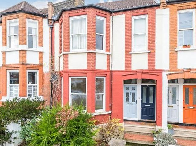 2 bedroom flat in London