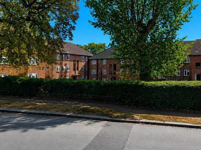 2 bedroom flat in London