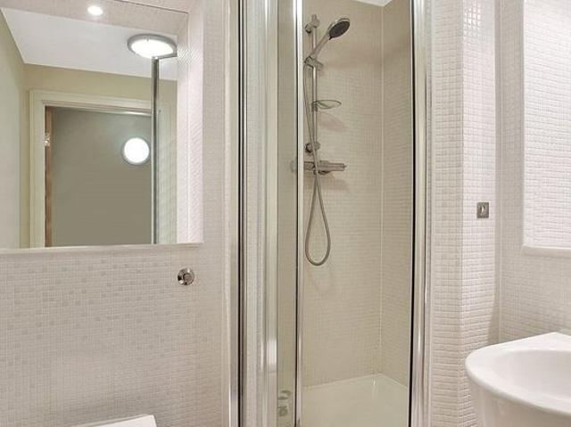 2 bedroom flat in London
