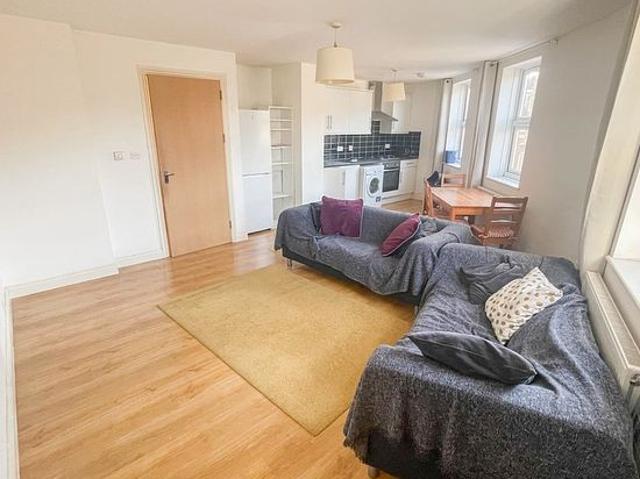 2 bedroom flat in London