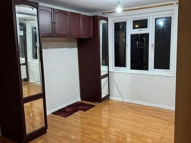 2 bedroom flat in London