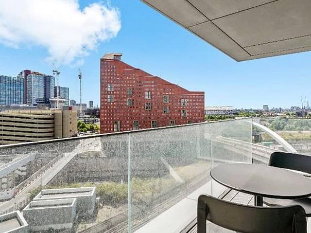 2 bedroom flat in London