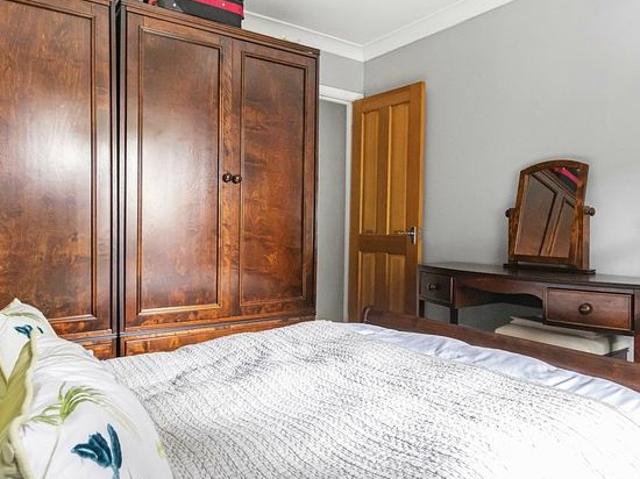 2 bedroom flat in London