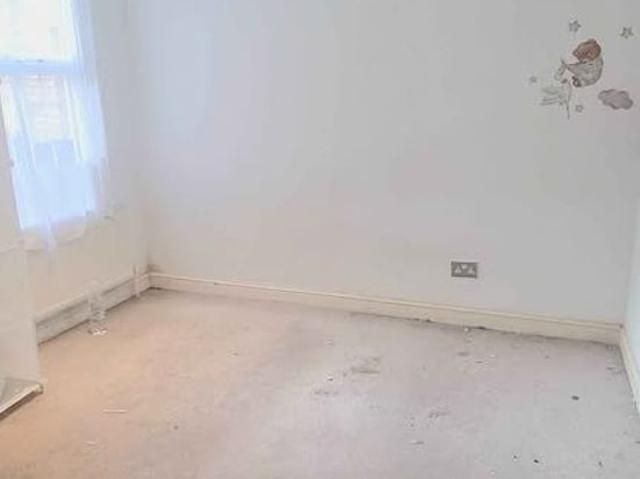 2 bedroom flat in London