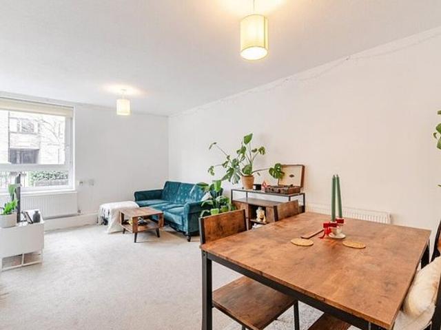 2 bedroom flat in London