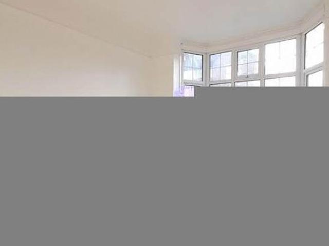 2 bedroom flat in London