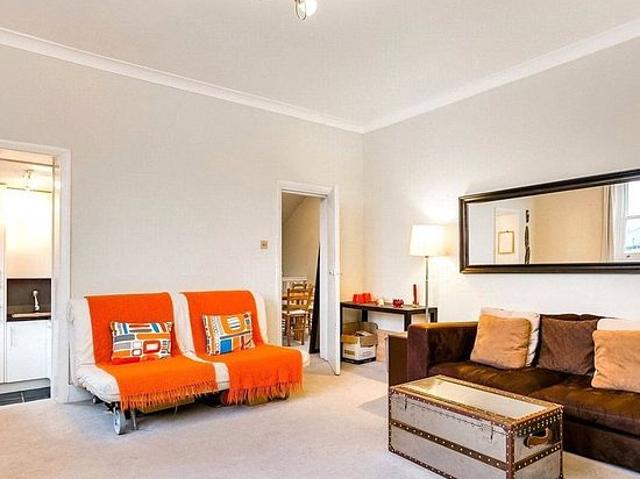 2 bedroom flat in London