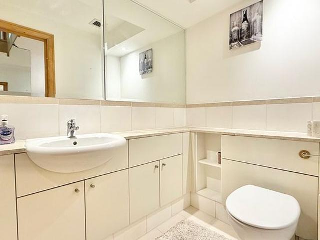2 bedroom flat in London
