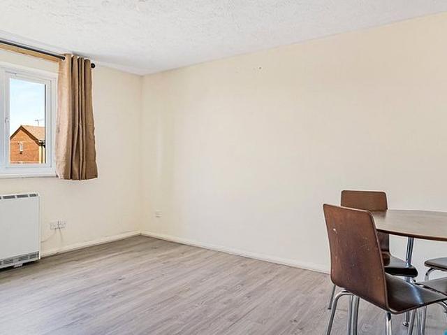 2 bedroom flat in London