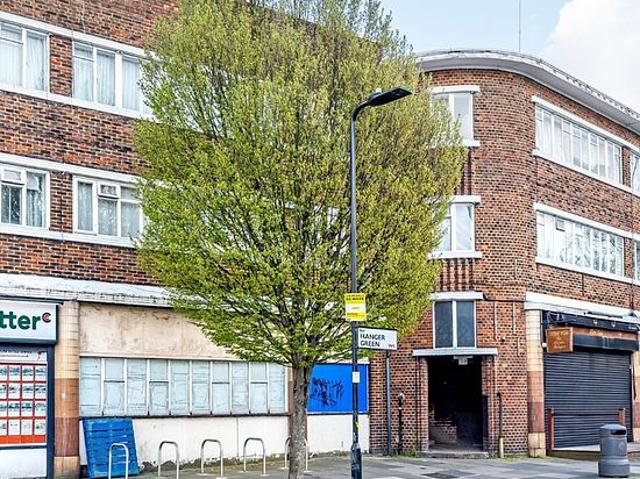2 bedroom flat in London