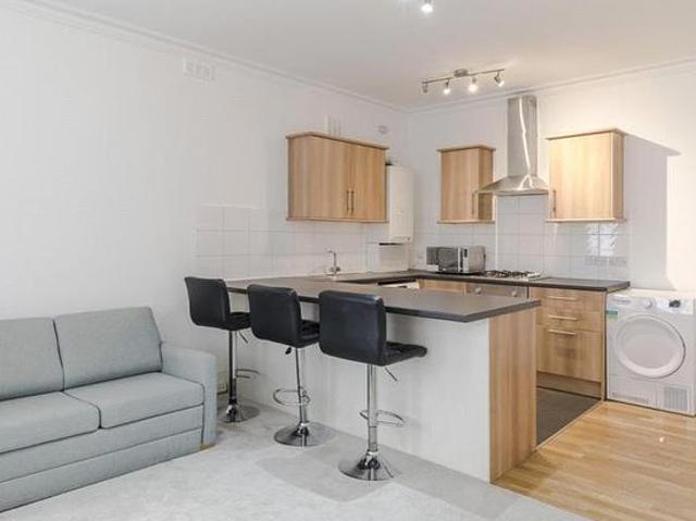 2 bedroom flat in London