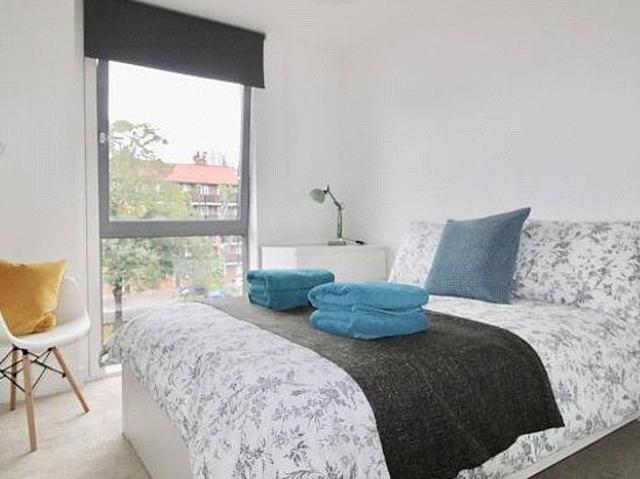 2 bedroom flat in London