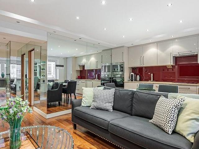 2 bedroom flat in London