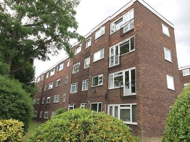 2 bedroom flat in London