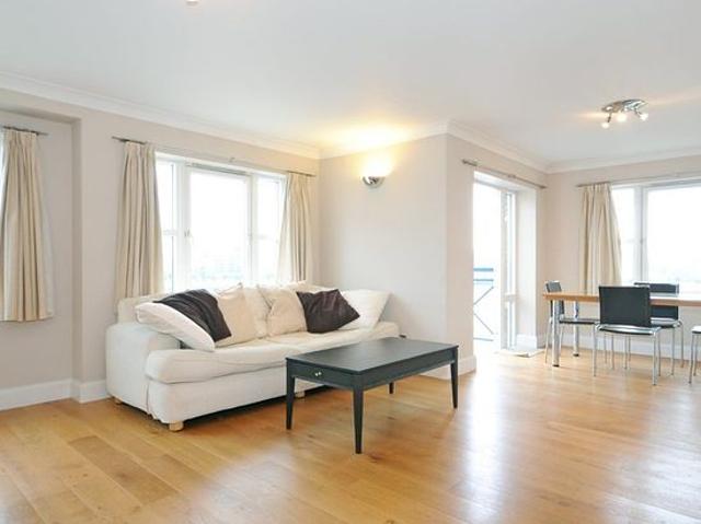 2 bedroom flat in London