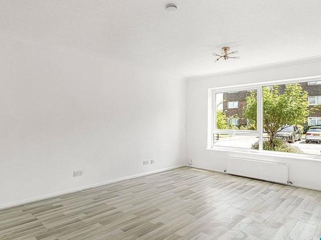 2 bedroom flat in London