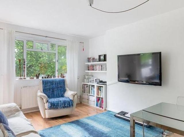 2 bedroom flat in London