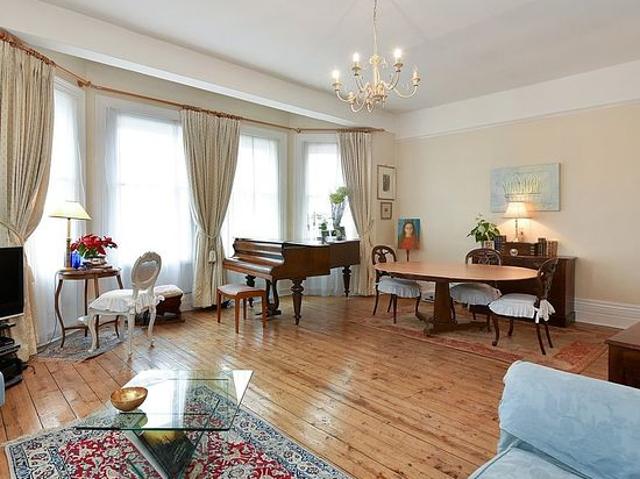 2 bedroom flat in London