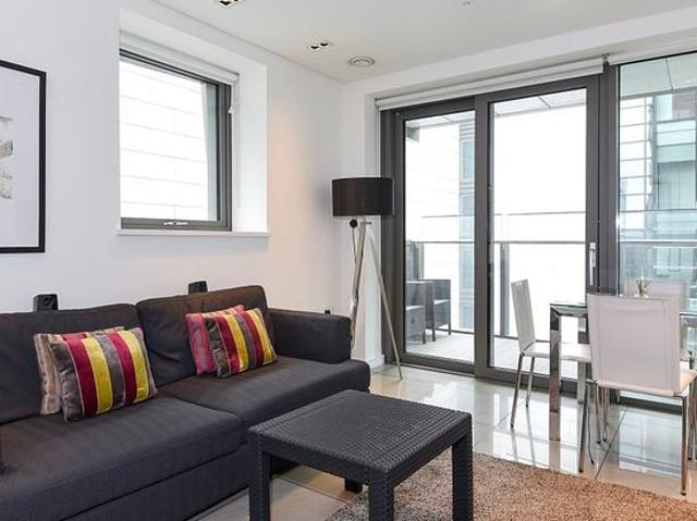 2 bedroom flat in London