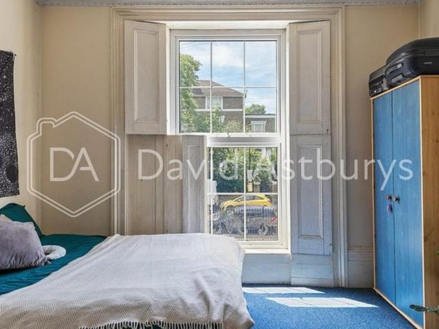 2 bedroom flat in London