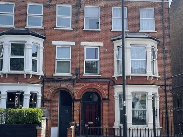 2 bedroom flat in London