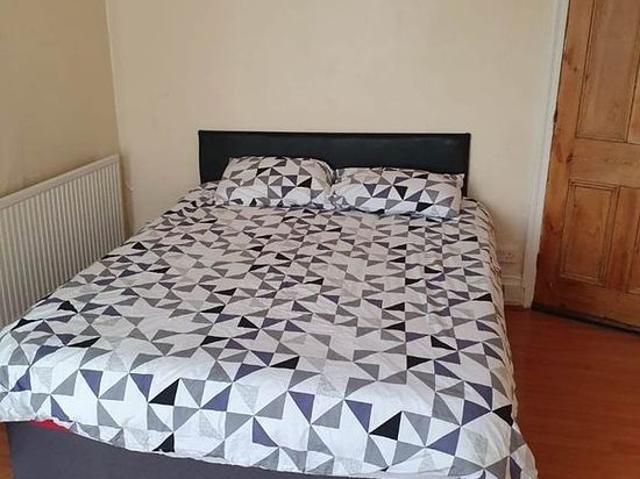 2 bedroom flat in Mitcham