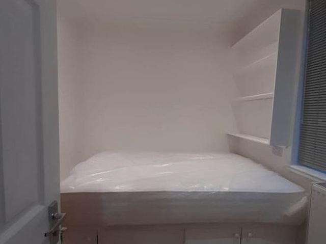 2 bedroom flat in New Malden