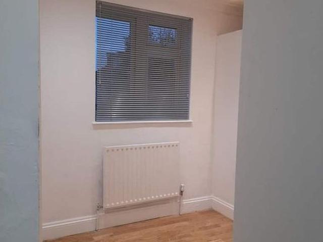 2 bedroom flat in New Malden