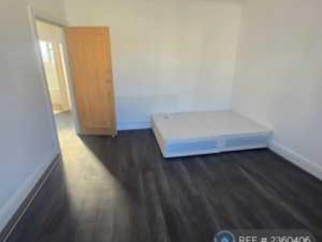 2 bedroom flat in New Road, London, E4 2 bed #2360406