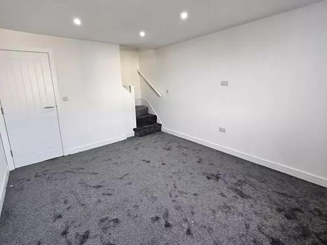 2 bedroom flat in Oldbury
